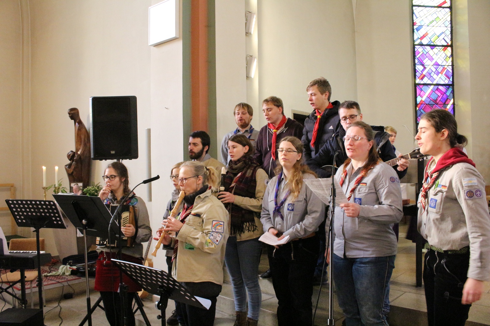 Das Friedenslicht ist im Bistum Magdeburg angekommen | Jung im Bistum Magdeburg